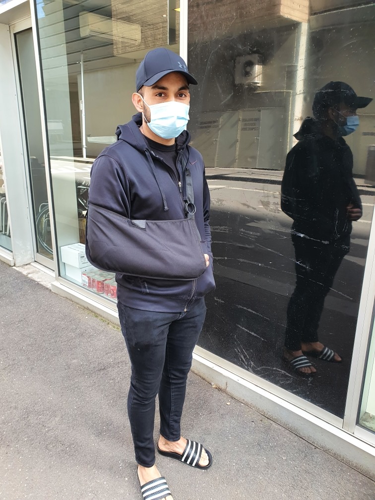 Australian National Review - Victorian Police brutally attack ...